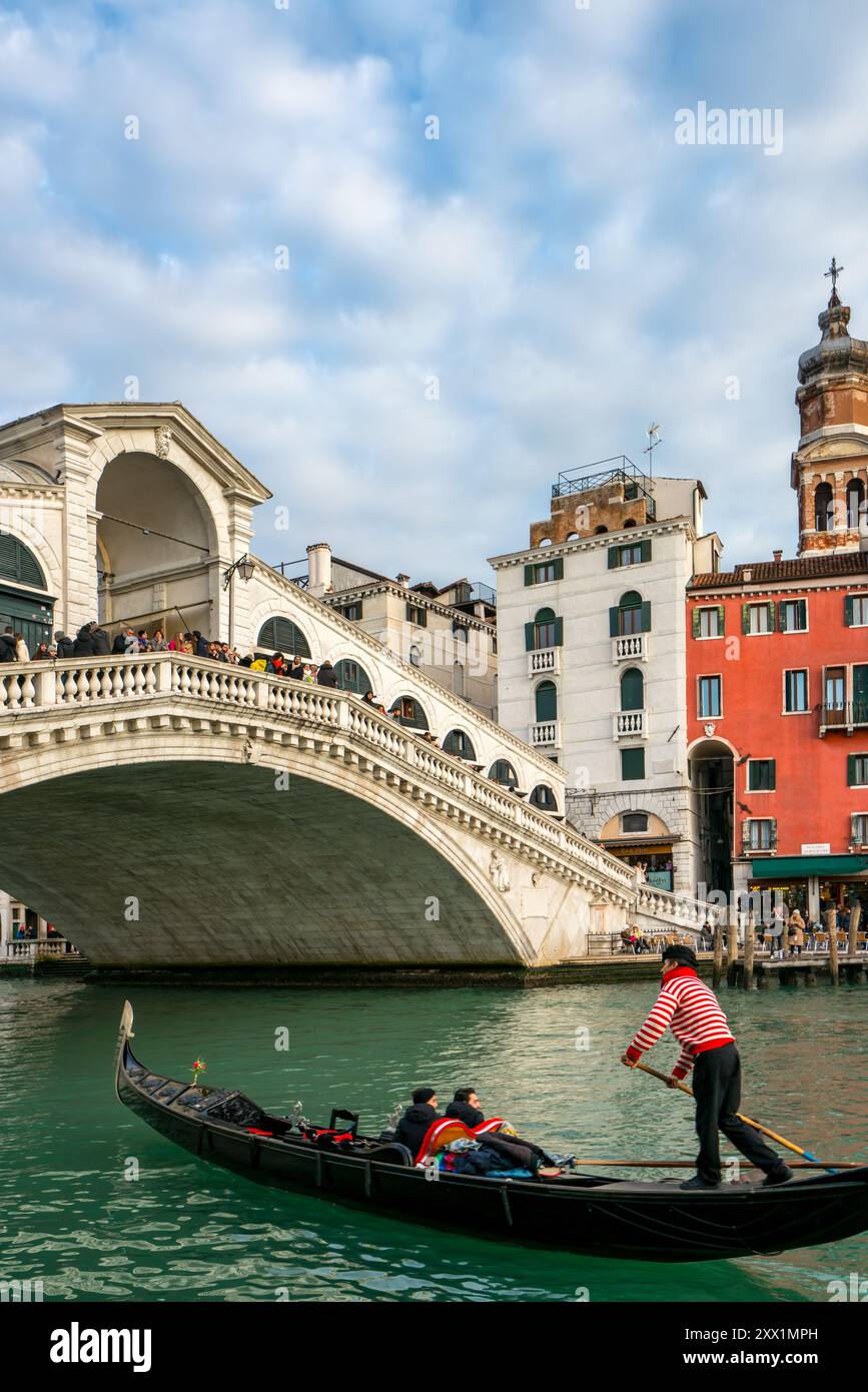 Gondola gondolier white traditional dress hi-res stock photography and ...