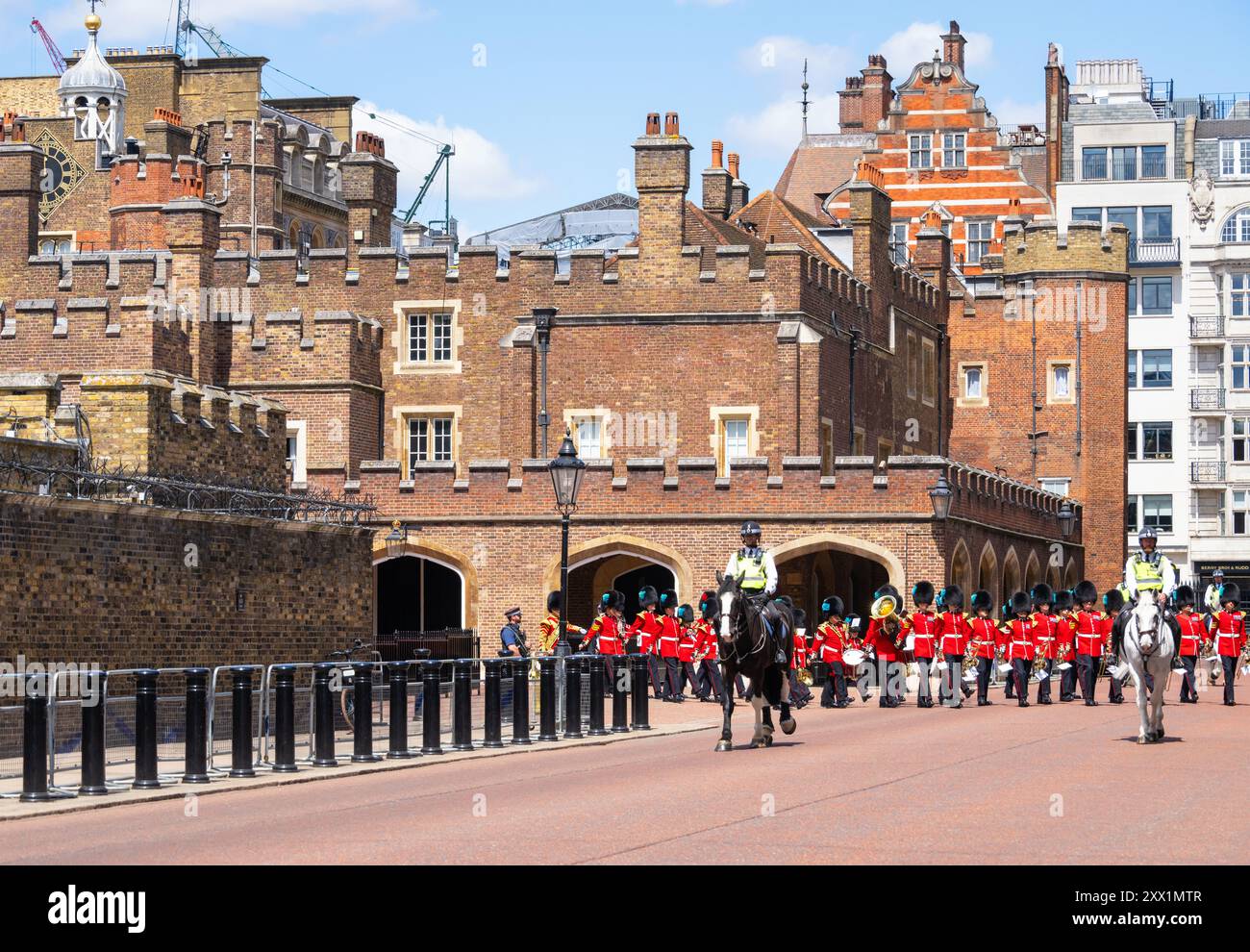 The Band of the Irish Guards leaving St. James's Palace for Changing ...