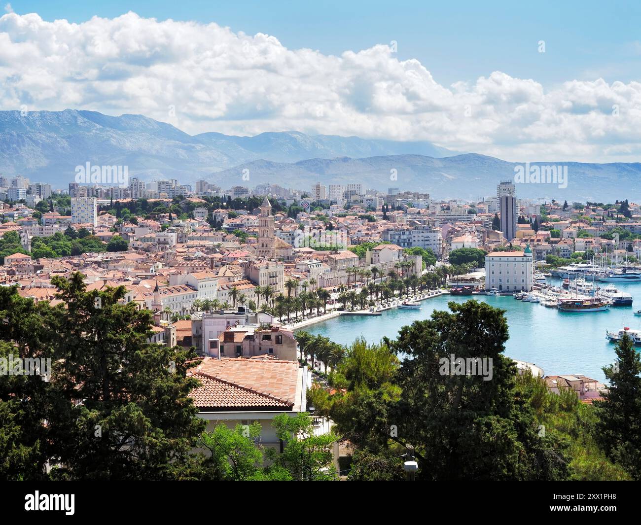 Adventure split view hi-res stock photography and images - Alamy