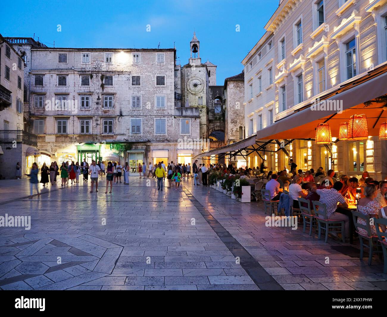 People`s square in split croatia hi-res stock photography and images ...
