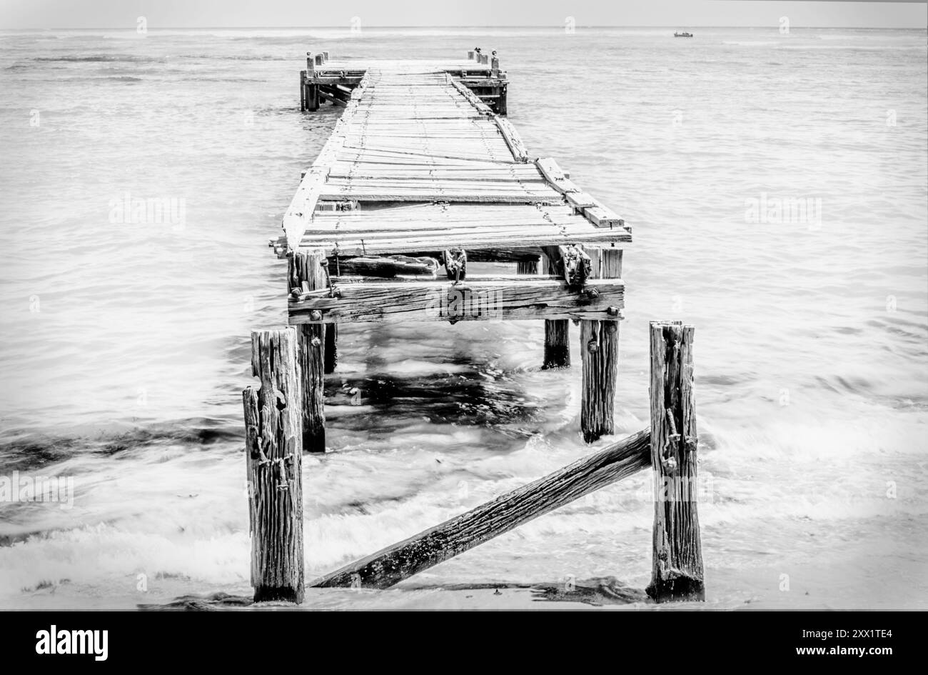 Broken jetty hi-res stock photography and images - Alamy