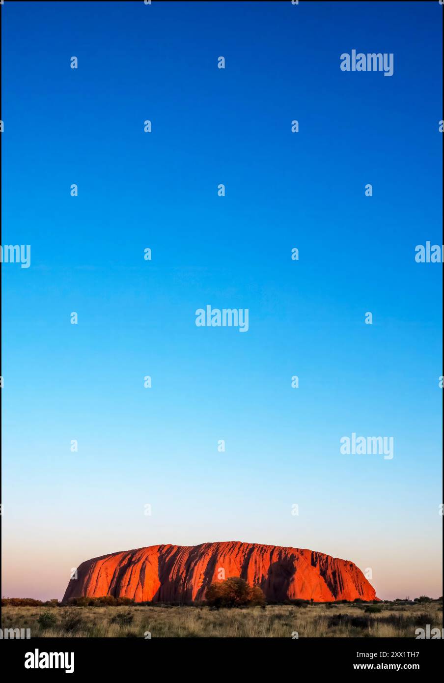 Distant uluru hi-res stock photography and images - Alamy