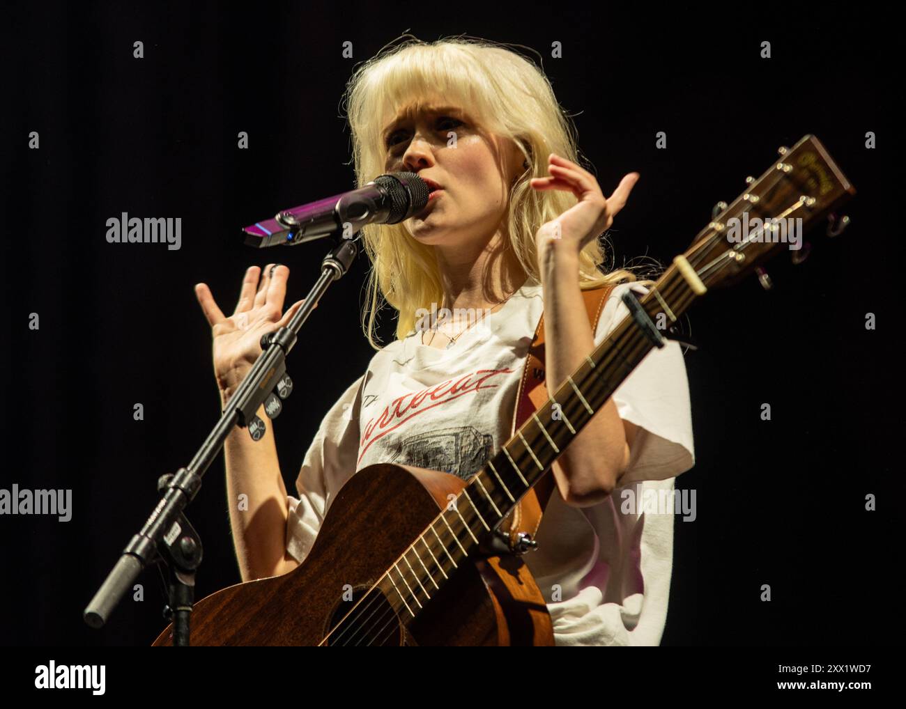 London, United Kingdom. 21th August 2024. Maisie Peters plays at the O2 ...