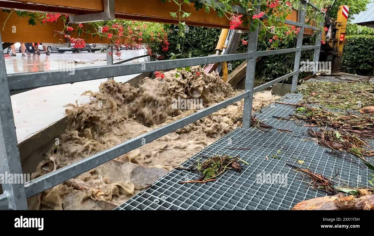 Starke Gewitter und Unwetter zogen am Dienstag über die Hohe Tatra hinweg. Besonders heftig traf ...