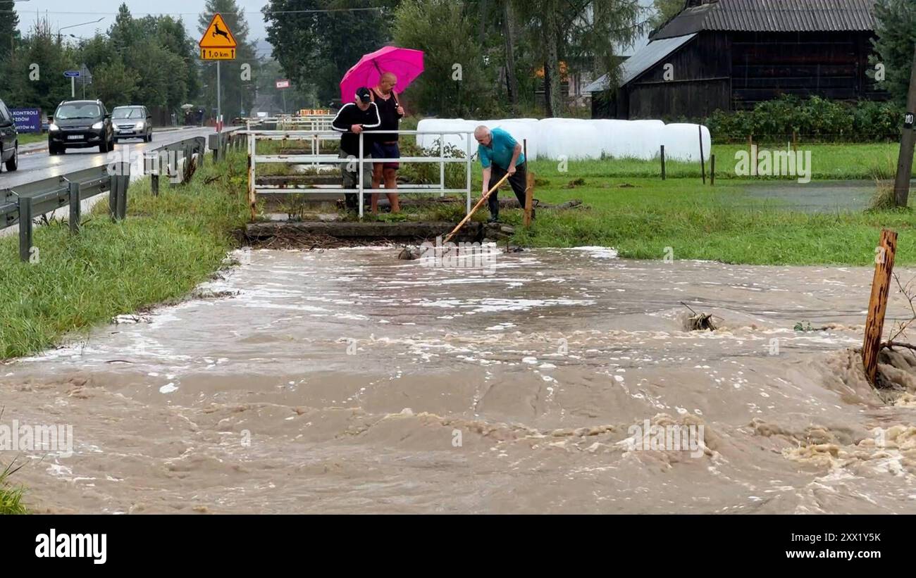 Starke Gewitter und Unwetter zogen am Dienstag über die Hohe Tatra hinweg. Besonders heftig traf ...