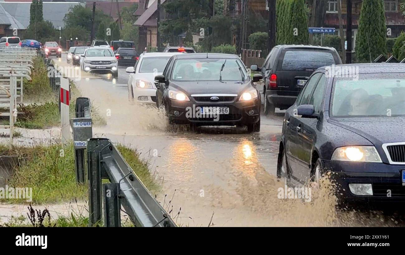 Starke Gewitter und Unwetter zogen am Dienstag über die Hohe Tatra hinweg. Besonders heftig traf ...