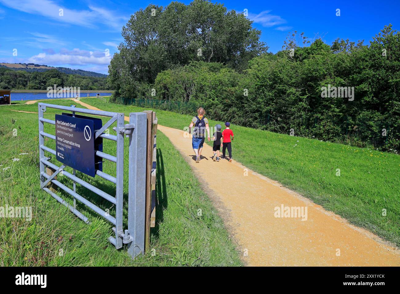 Small family group enjoying Lisvane reservoir at 'Llanishen & Lisvane ...