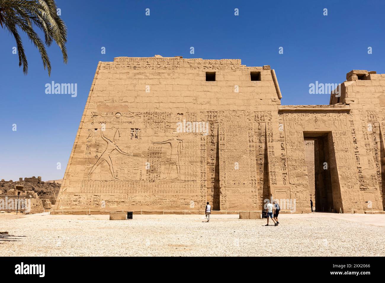 Medinet Habu, Mortuary Temple of Ramesses III, First pylon, Tower gate ...