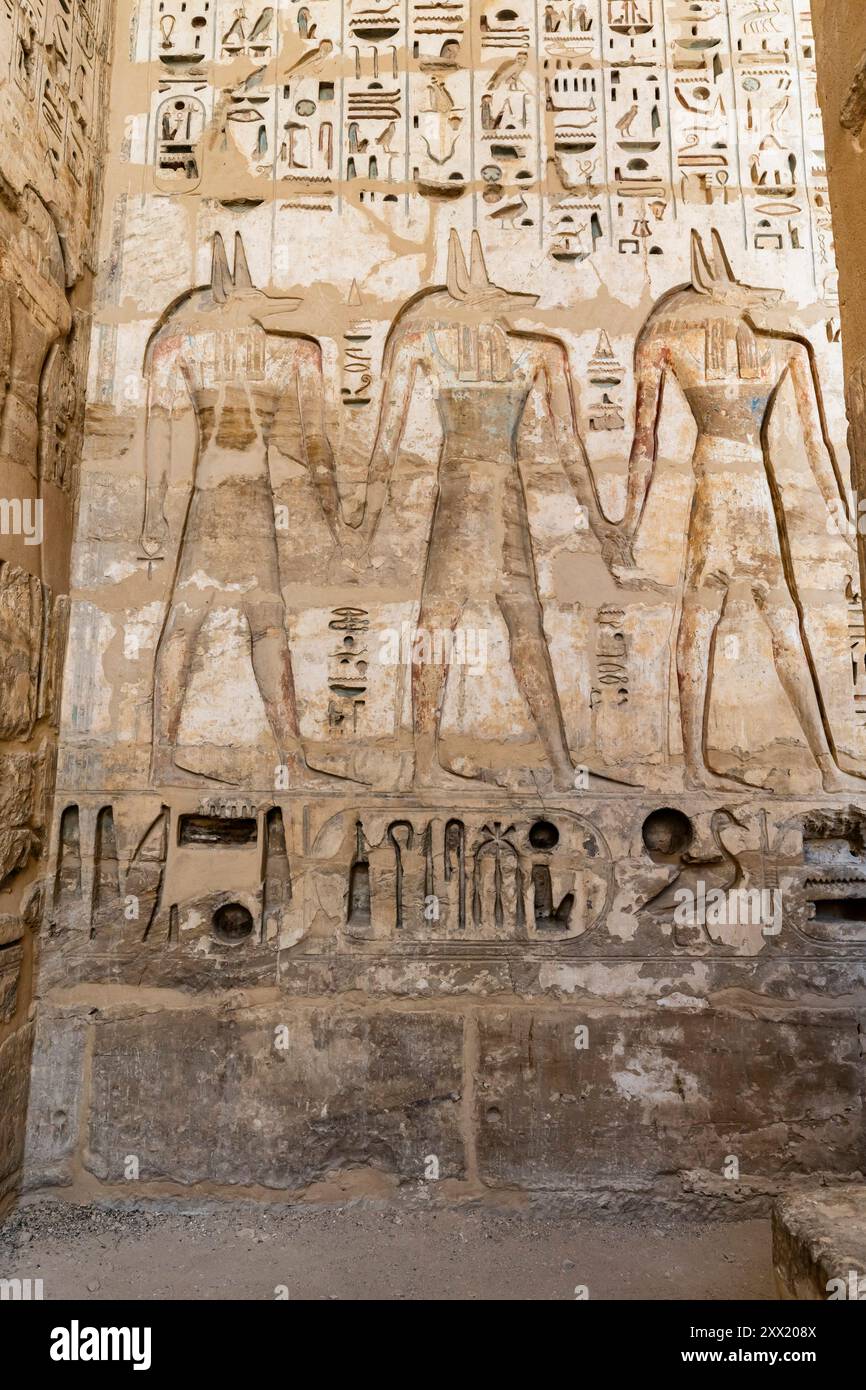 Medinet Habu, Mortuary Temple of Ramesses III, Relief of pillar at ...