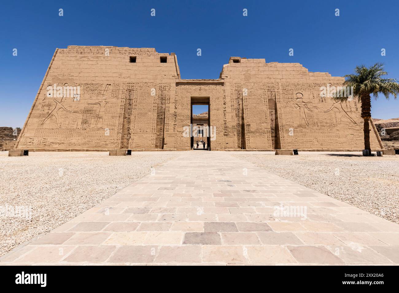Medinet Habu, Mortuary Temple of Ramesses III, First pylon, Tower gate ...
