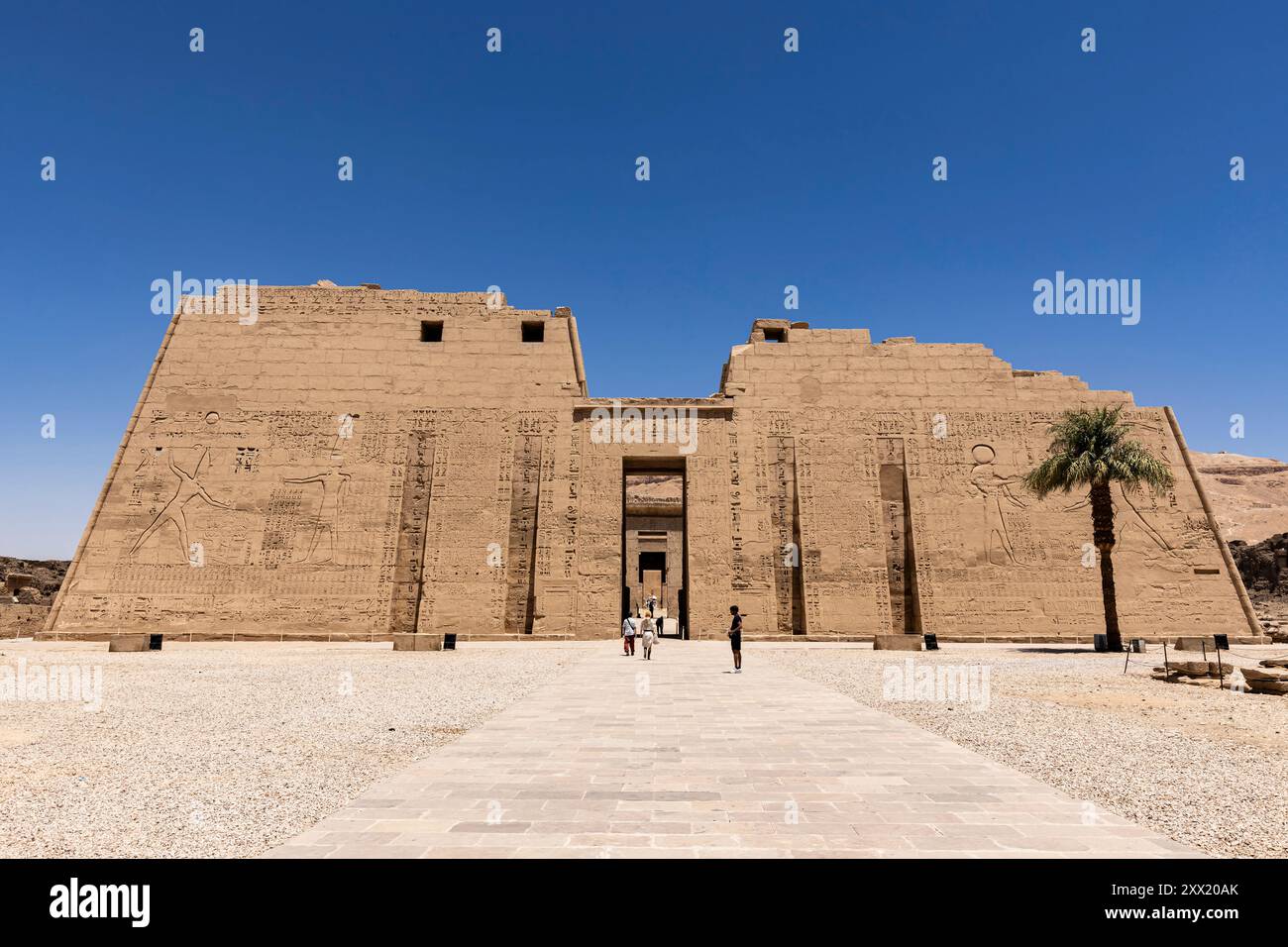 Medinet Habu, Mortuary Temple of Ramesses III, First pylon, Tower gate ...