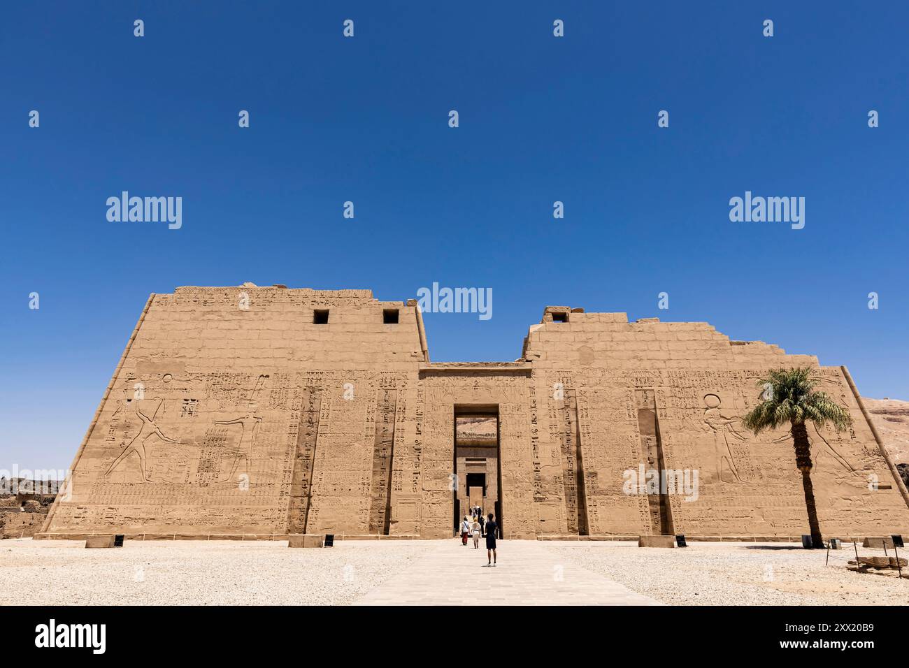 Medinet Habu, Mortuary Temple of Ramesses III, First pylon, Tower gate ...