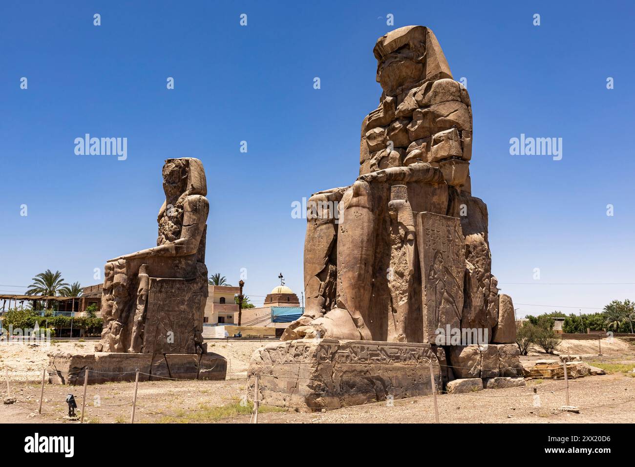 Statues and carvings hi-res stock photography and images - Alamy