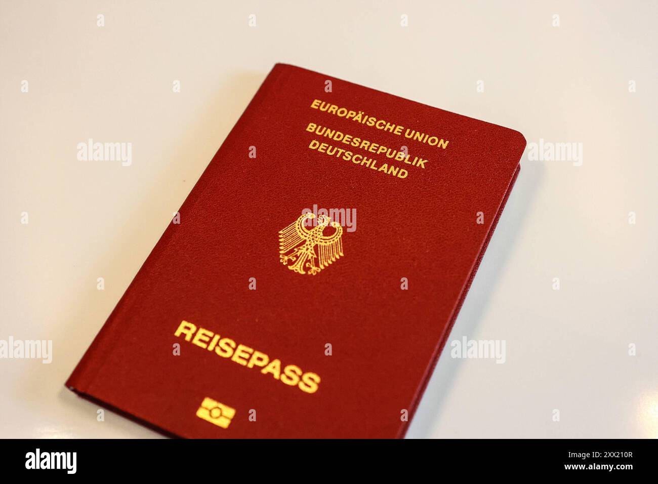 Deutscher Reisepass *** German passport Copyright: xLobeca/RHx Stock ...