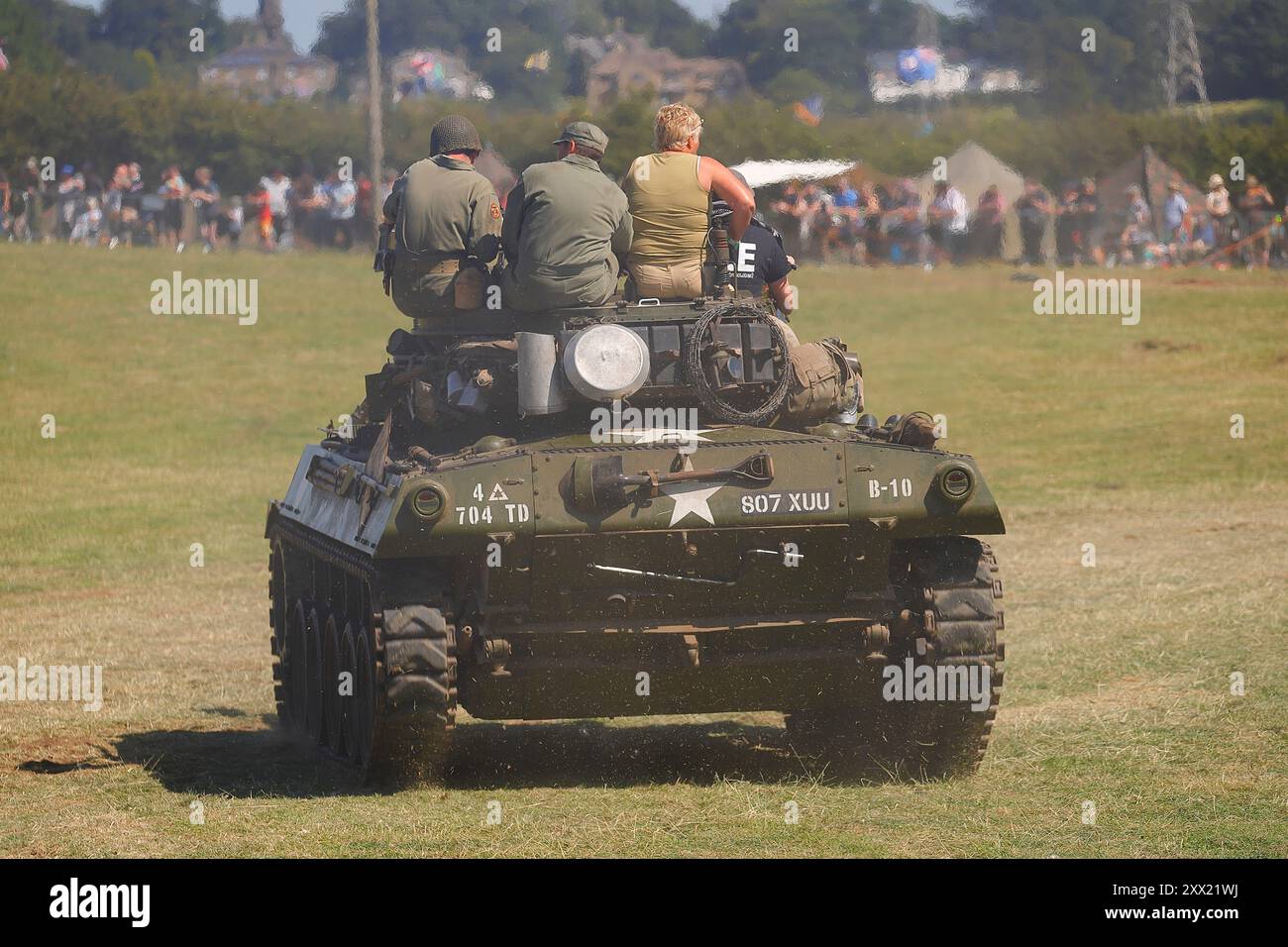 M18 Hellcat 40146147 Bronx Bruiser on parade at Yorkshire Wartime ...