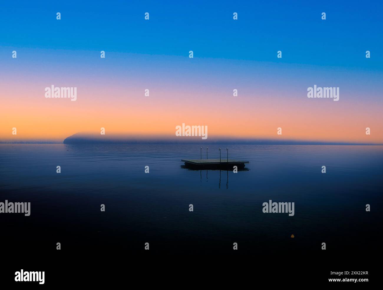 Floating platform in lake hi-res stock photography and images - Alamy