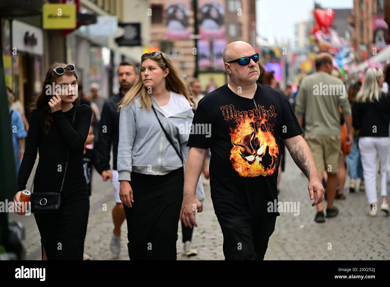 People on the street during the annual Malmö festival Stock Photo - Alamy