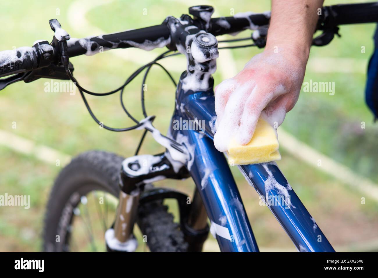 Bike wash washing road bicycle hi-res stock photography and images - Alamy