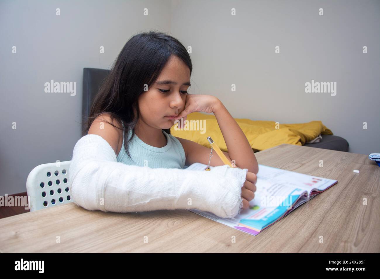 Girl broken arm home hi-res stock photography and images - Alamy