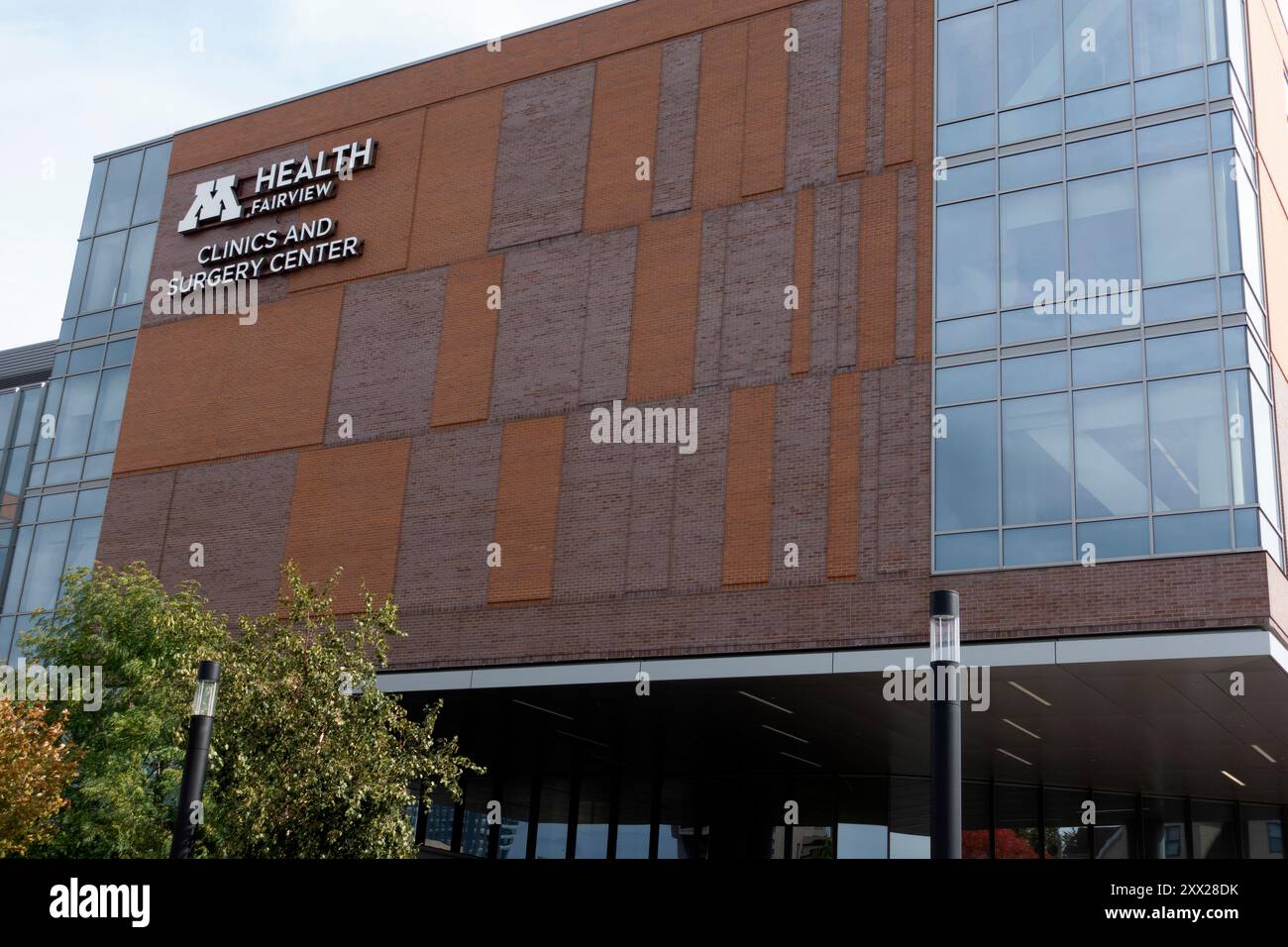 M health fairview surgery center clinic hi-res stock photography and ...