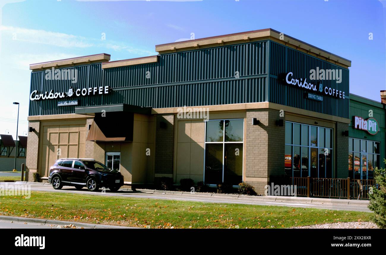 Coffeehouse drive thru hi-res stock photography and images - Alamy