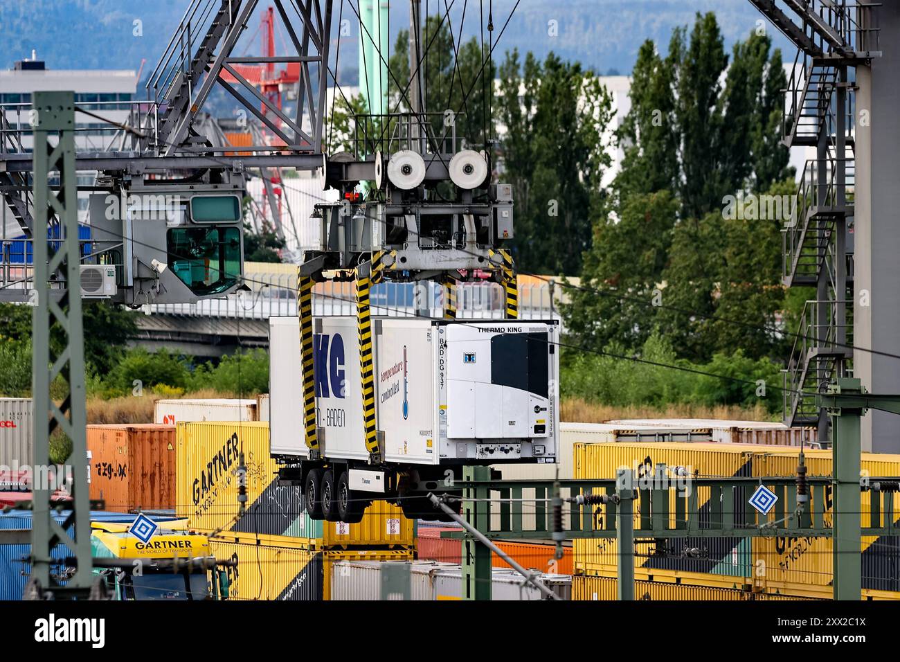 Containerterminal, Symbolbild, Krananlage, Frachtumschlag, Güterverkehr ...