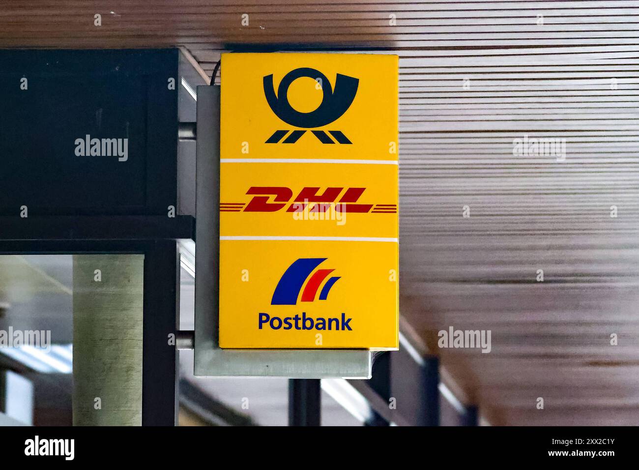 Post, DHL, Postbank Logo, Symbolbild, Deutsche Post, Logistik, Versand ...