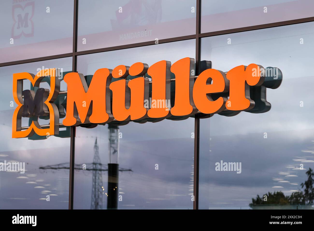 Müller Drogerie Symbolbild, Einzelhandel, Logo, Schaufenster, Branding ...