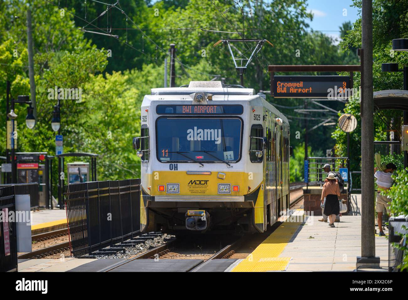 Baltimore Light Rail Vehicle Stock Photo - Alamy