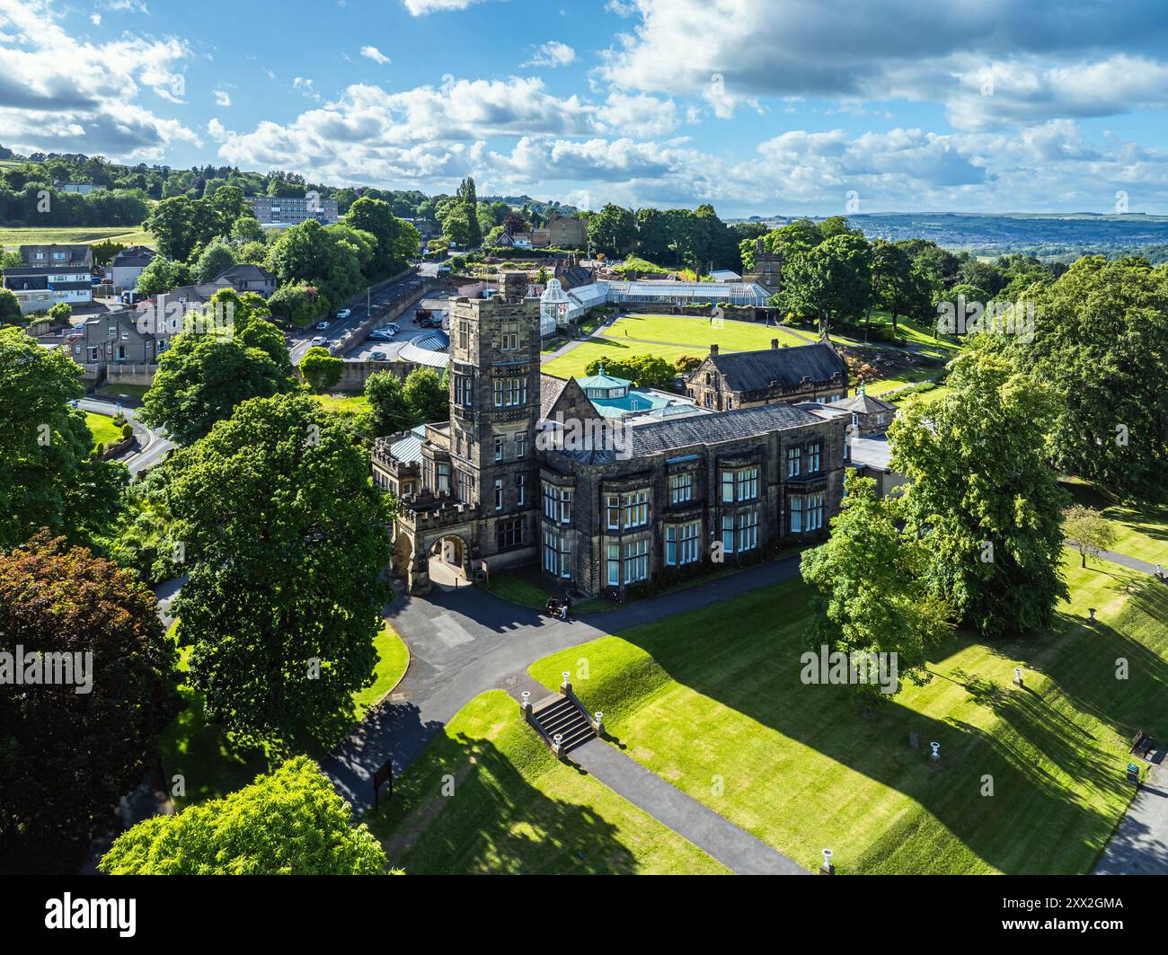 Cliffe castle park keighley hi-res stock photography and images - Alamy