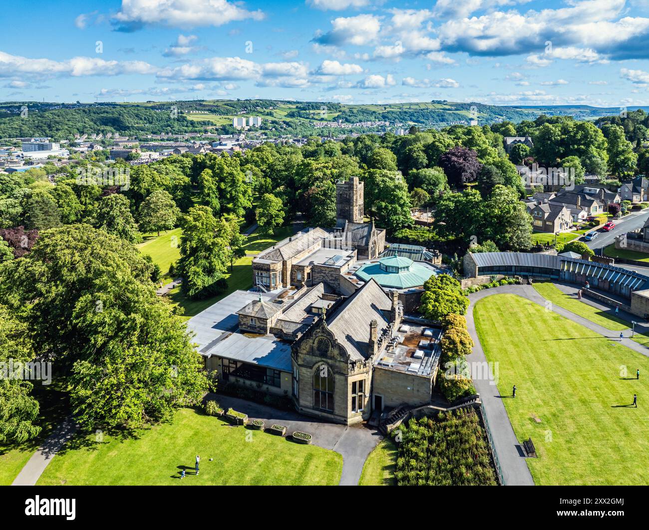 Cliffe castle park keighley hi-res stock photography and images - Alamy