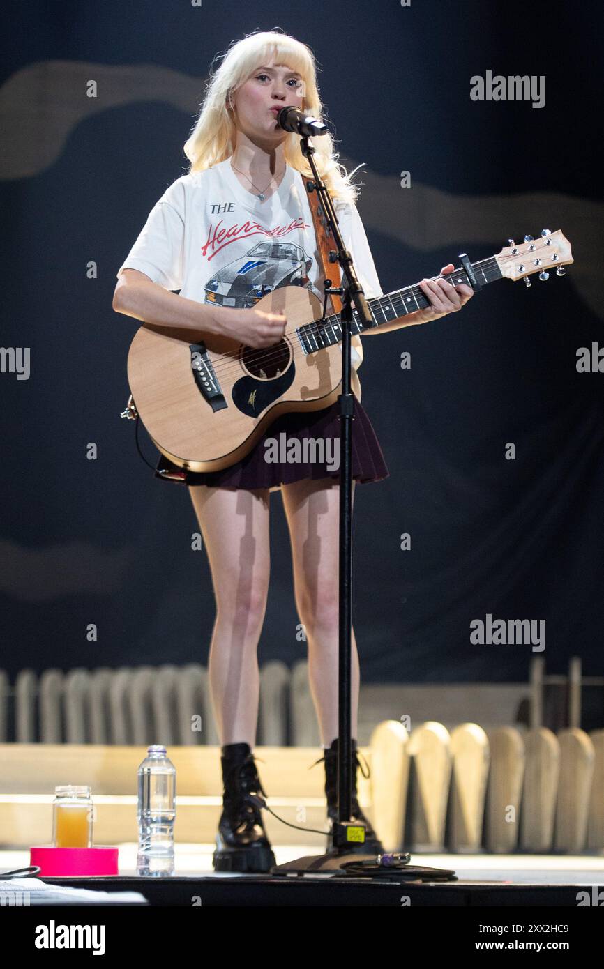London, UK. 21 Aug 2024. English singer-songwriter Maisie Peters opens ...