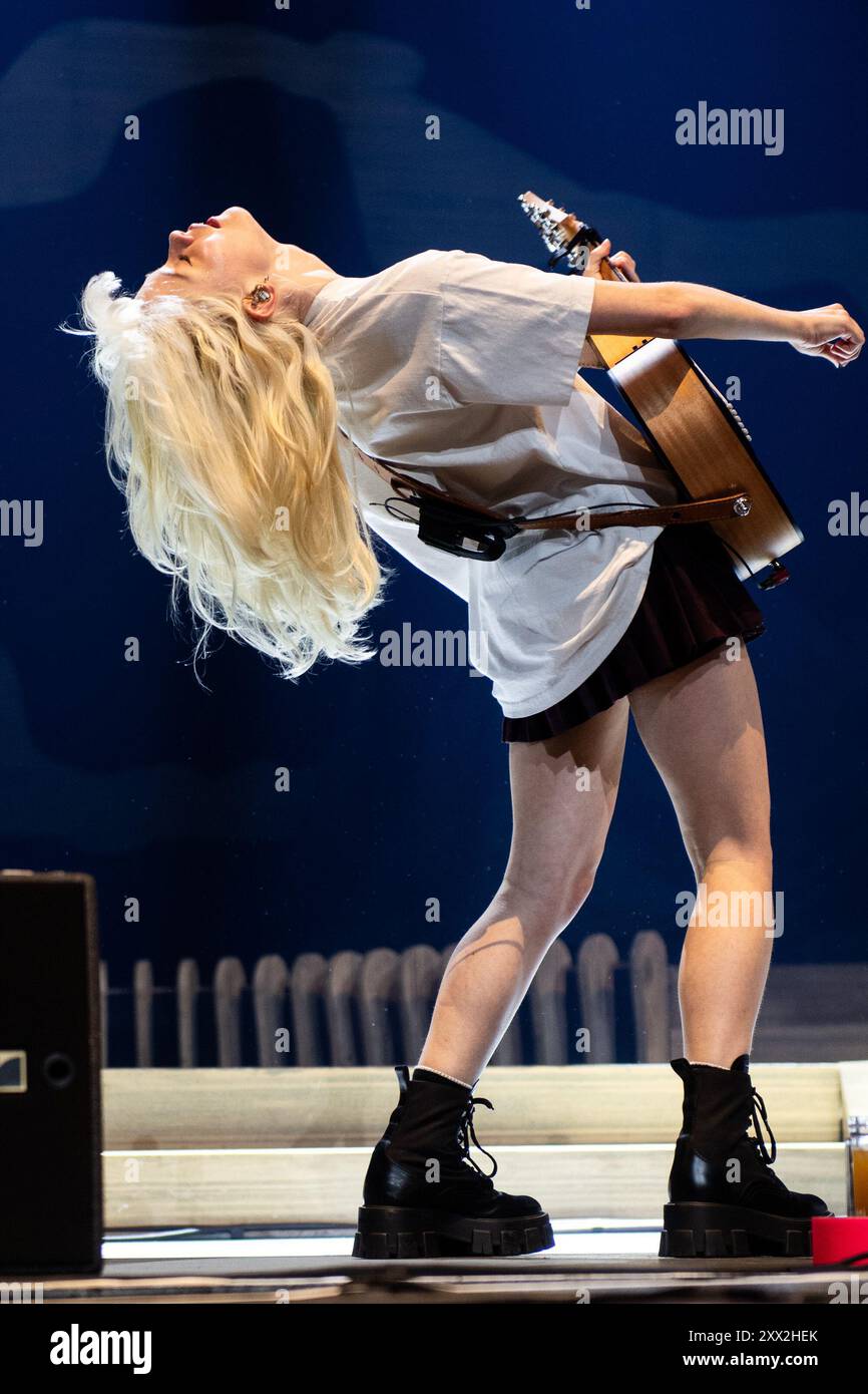 London, UK. 21 Aug 2024. English singer-songwriter Maisie Peters opens ...