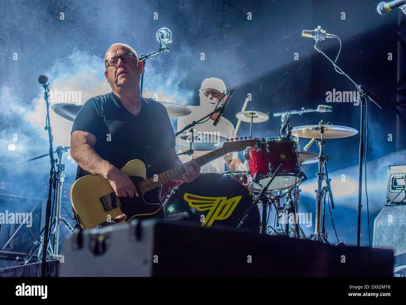 Pixies drummer hi-res stock photography and images - Alamy