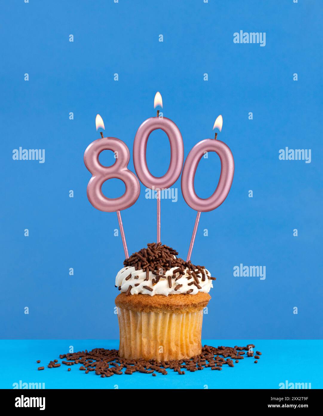 Birthday candle with cupcake on blue background - Number 800 Stock ...