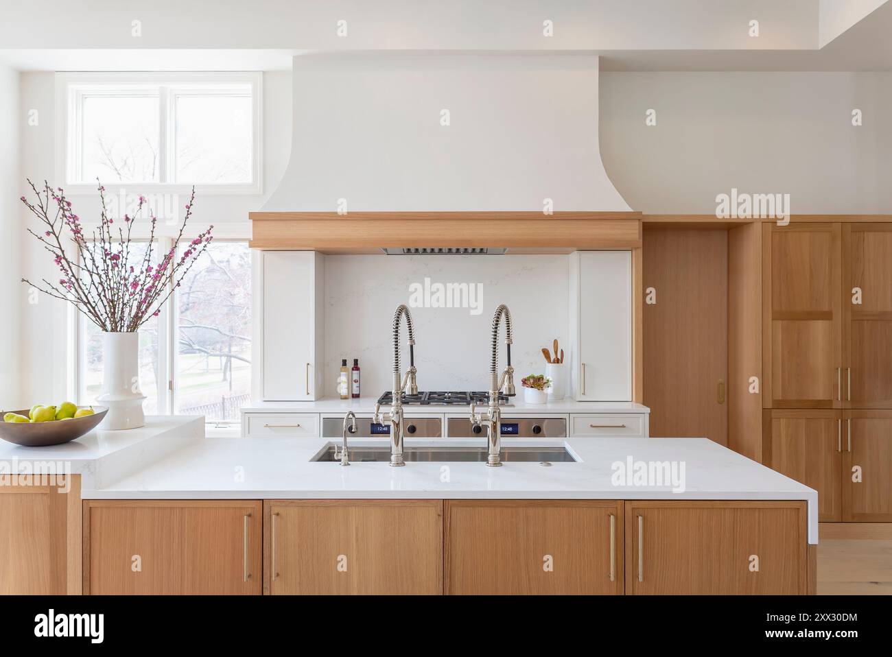 Hanstone quartz strato countertops and backsplash hi-res stock ...