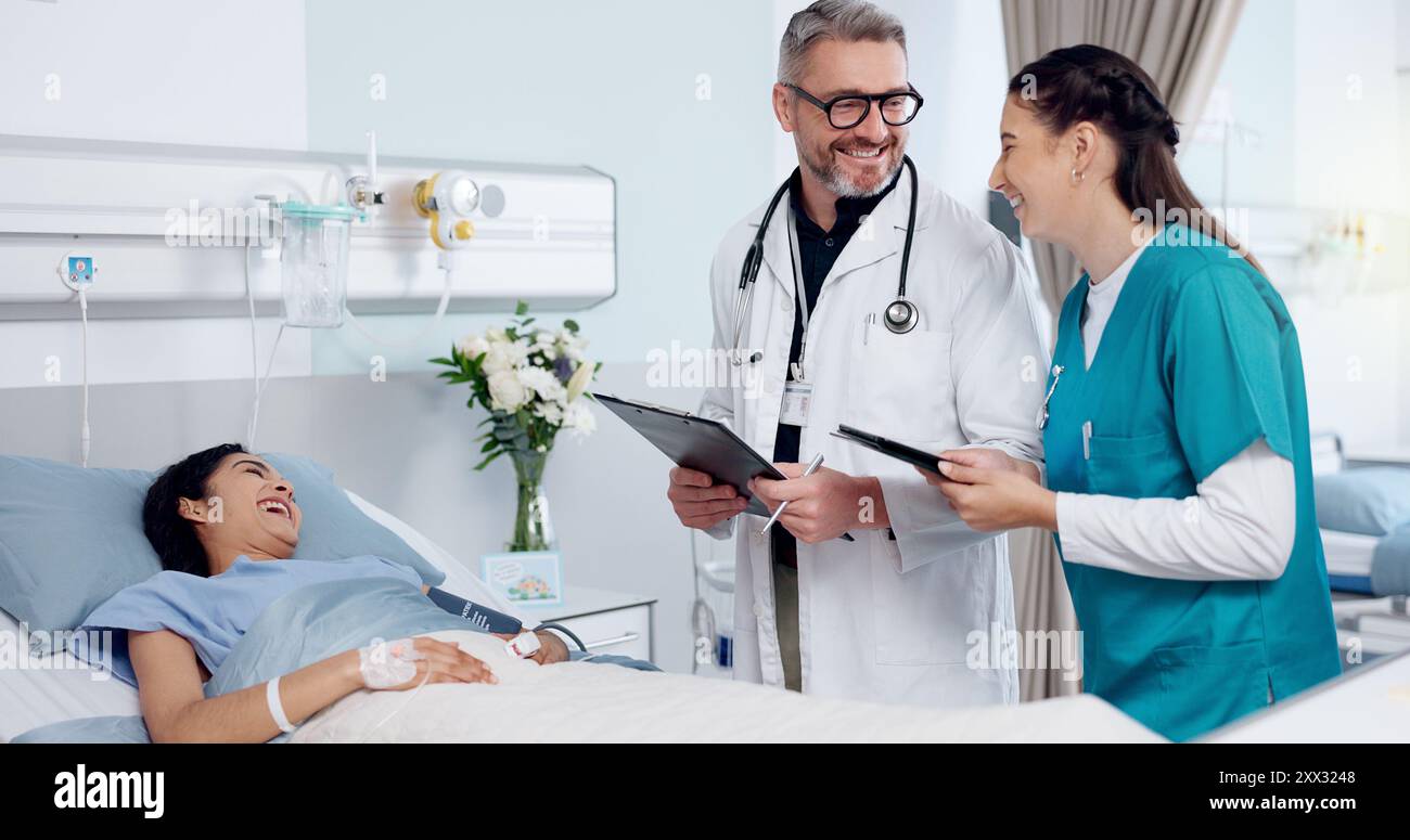 Doctor patient laughing talking in hi-res stock photography and images ...