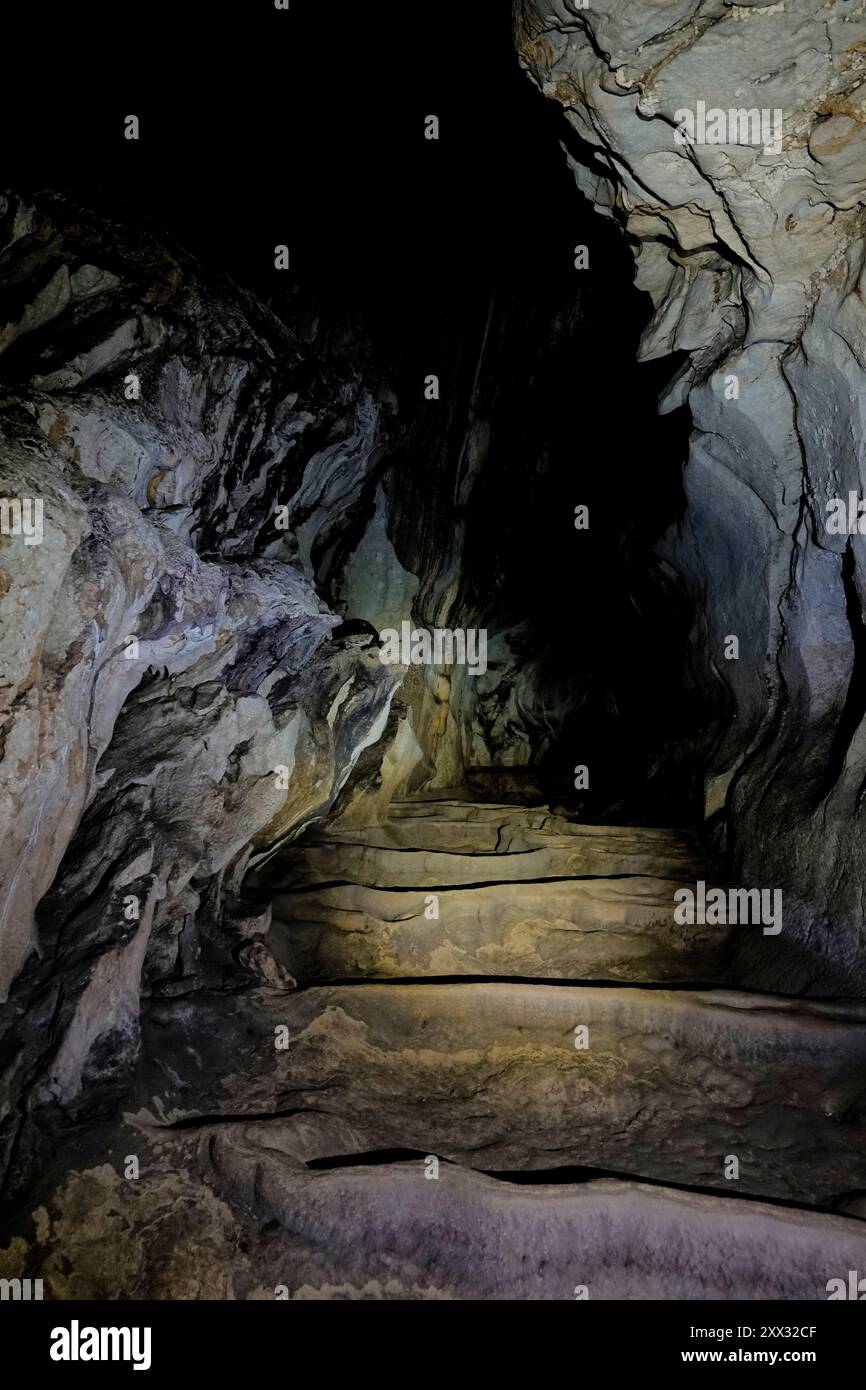 Vieng phoukha hi-res stock photography and images - Alamy