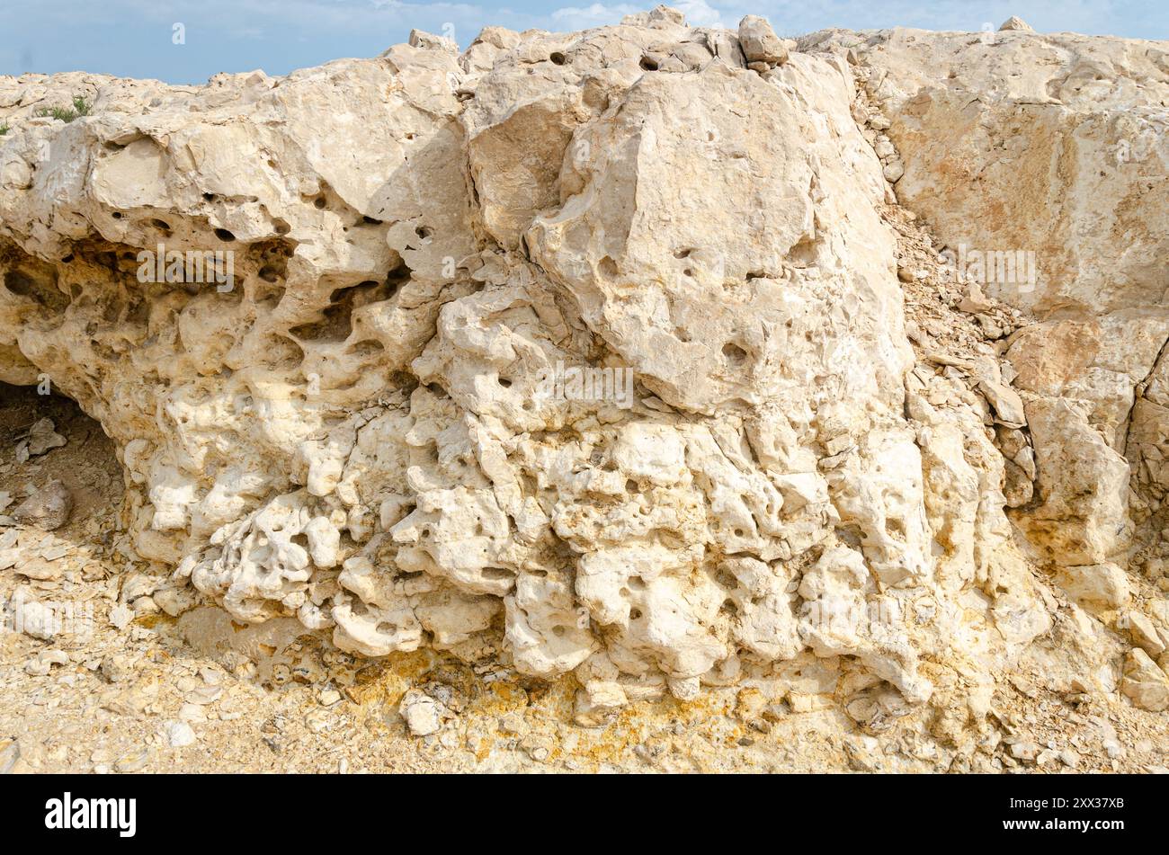 Limestone hillocks at Purple Island at Al Khor in Qatar Stock Photo - Alamy