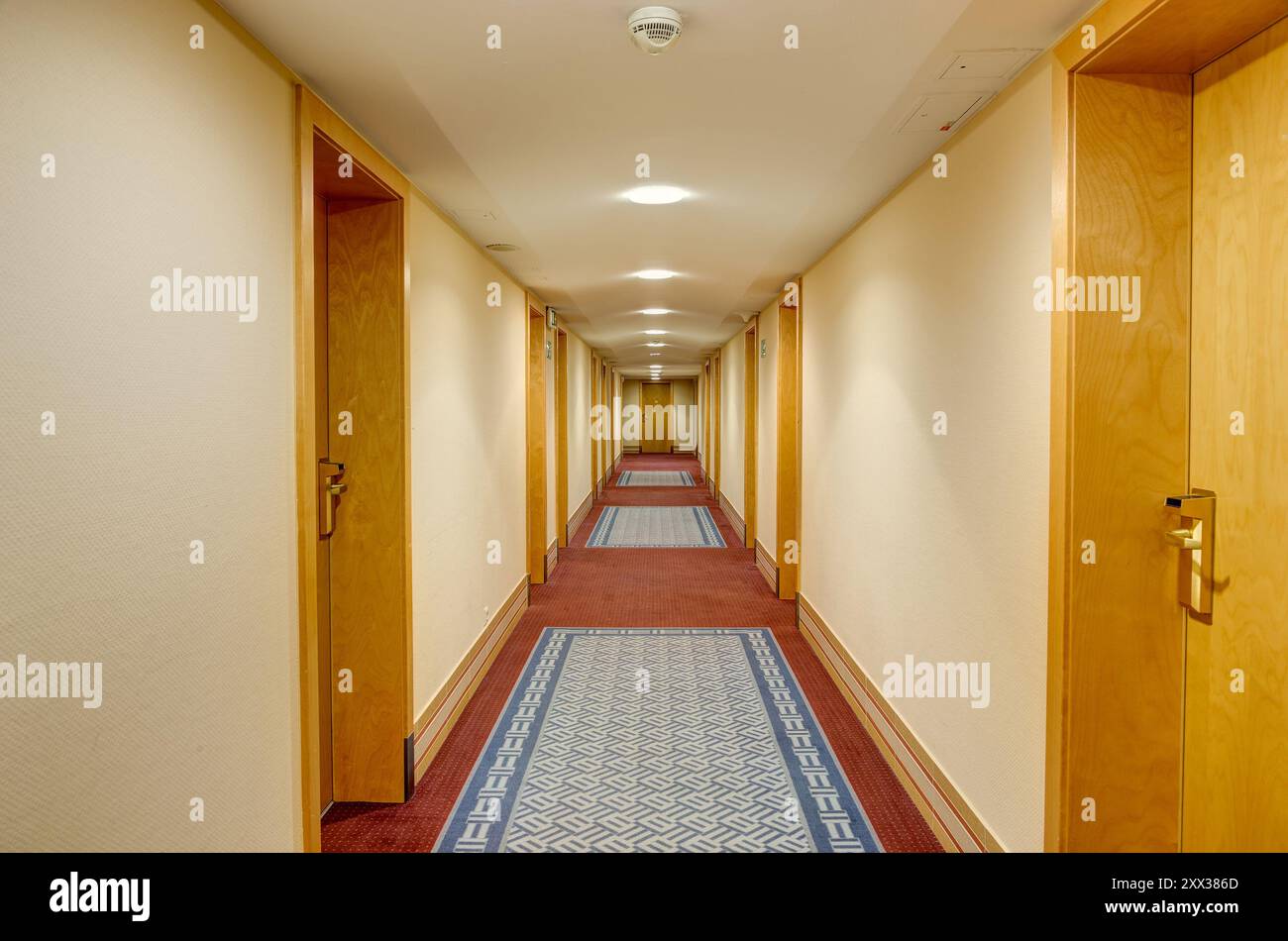 Luxury hotel rooms hi-res stock photography and images - Alamy
