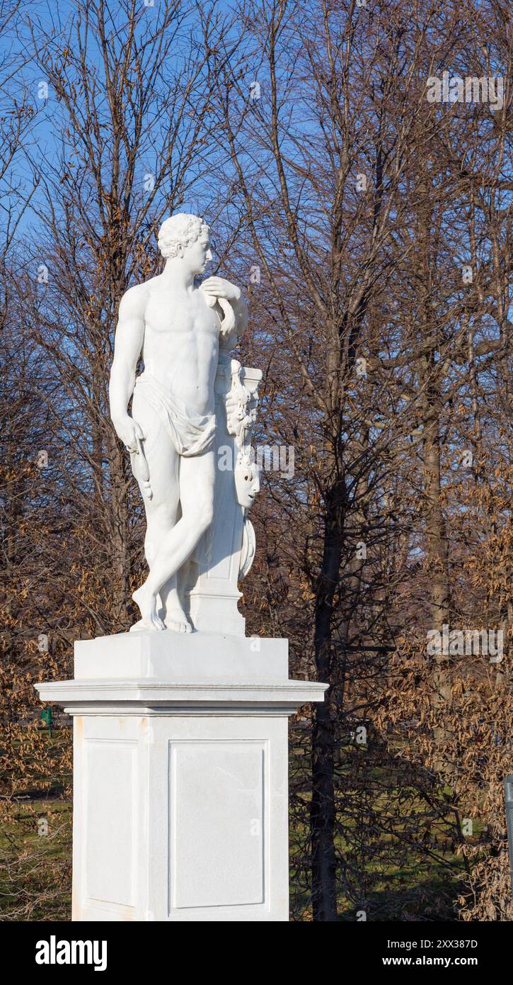 Hercules garden statue in Schonbrunn palace, Vienna, Austria Stock ...