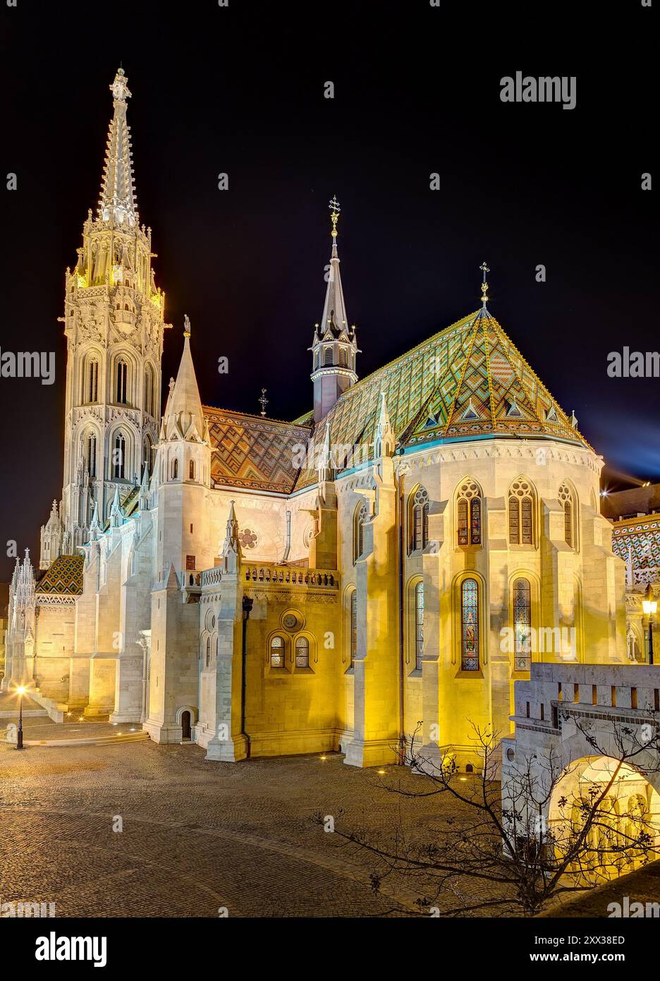 Matthias church hungarian matyas hi-res stock photography and images ...