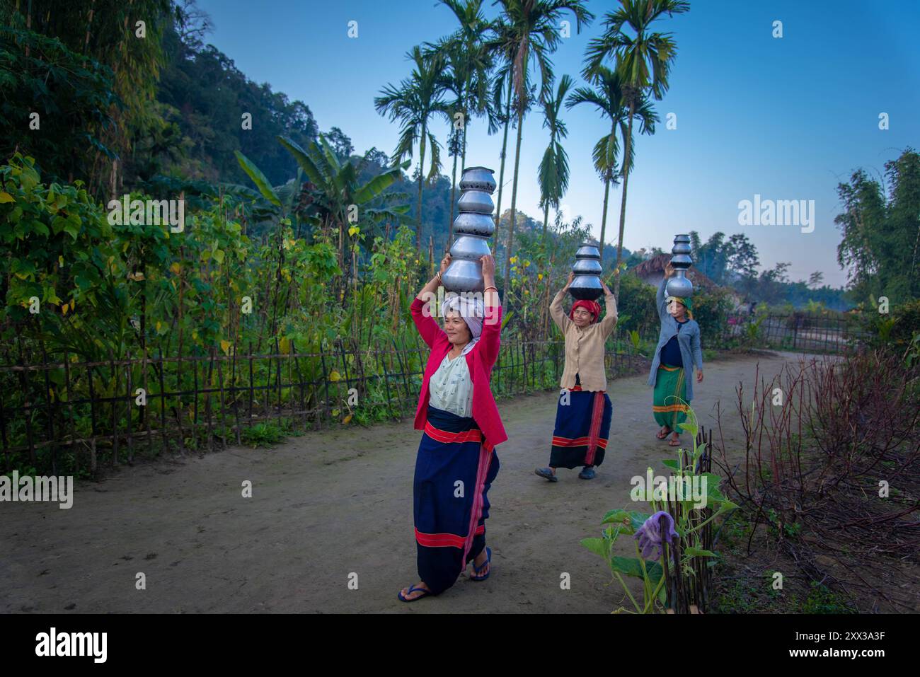 Chakma women hi-res stock photography and images - Alamy