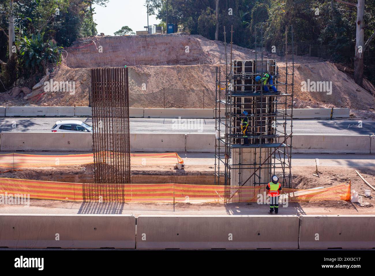 Concrete bridge foundations hi-res stock photography and images - Alamy