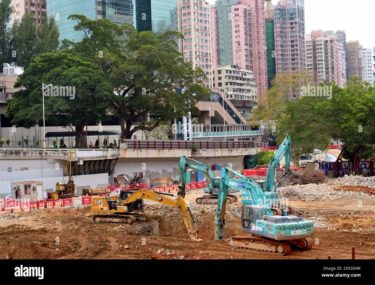 Construction site in urban hi-res stock photography and images - Alamy