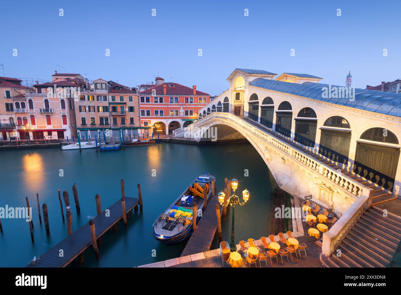 Bridge over canal venetian architecture hi-res stock photography and ...