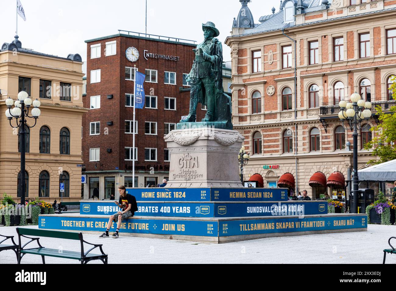 Stora torget, Gustav II Adolf's statue (In Swedish: Gustav II Adolfs staty) in the city of ...