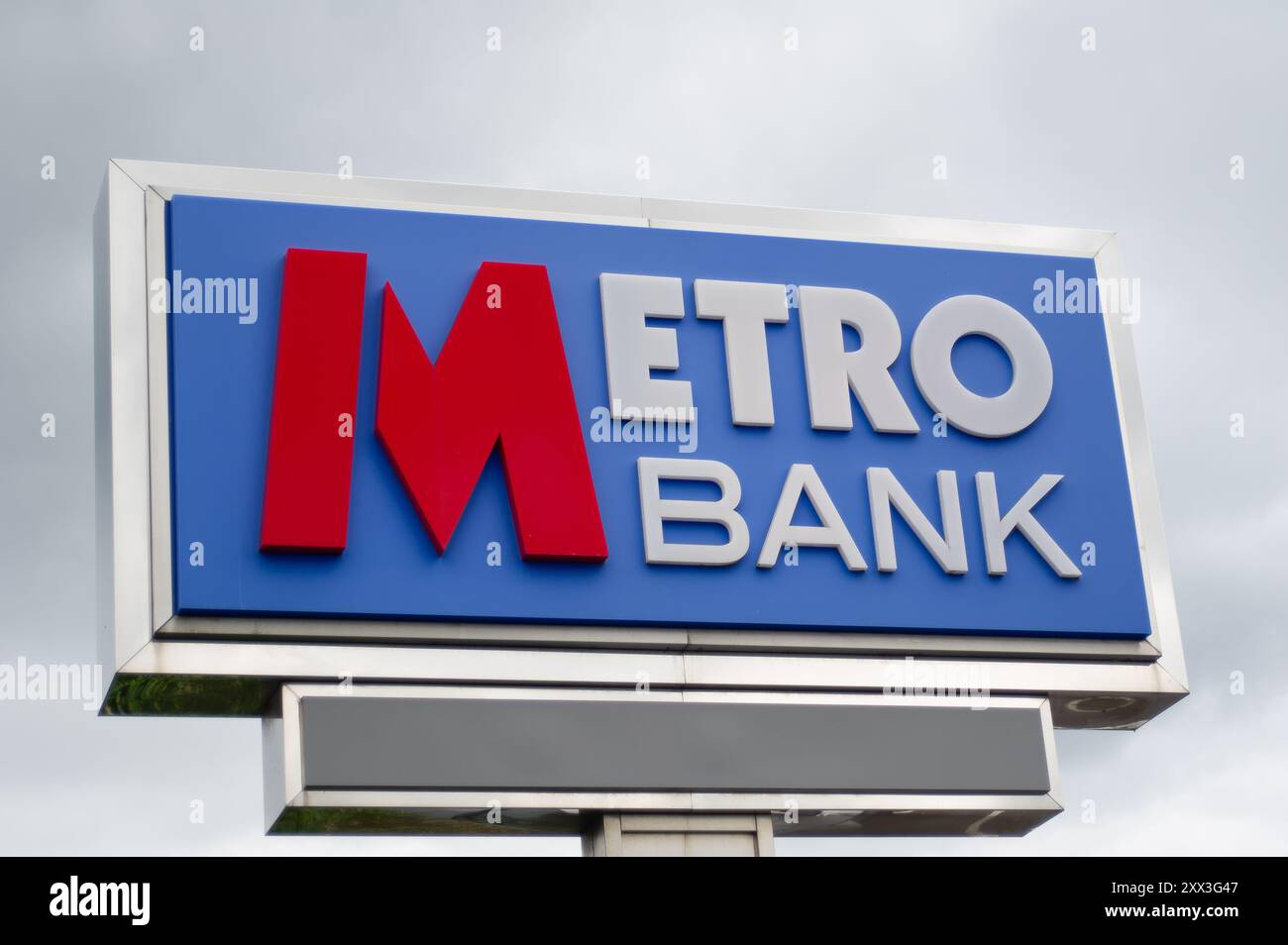 Slough, Berkshire, UK. 14th August, 2024. A Metro Bank Drive Thru in ...
