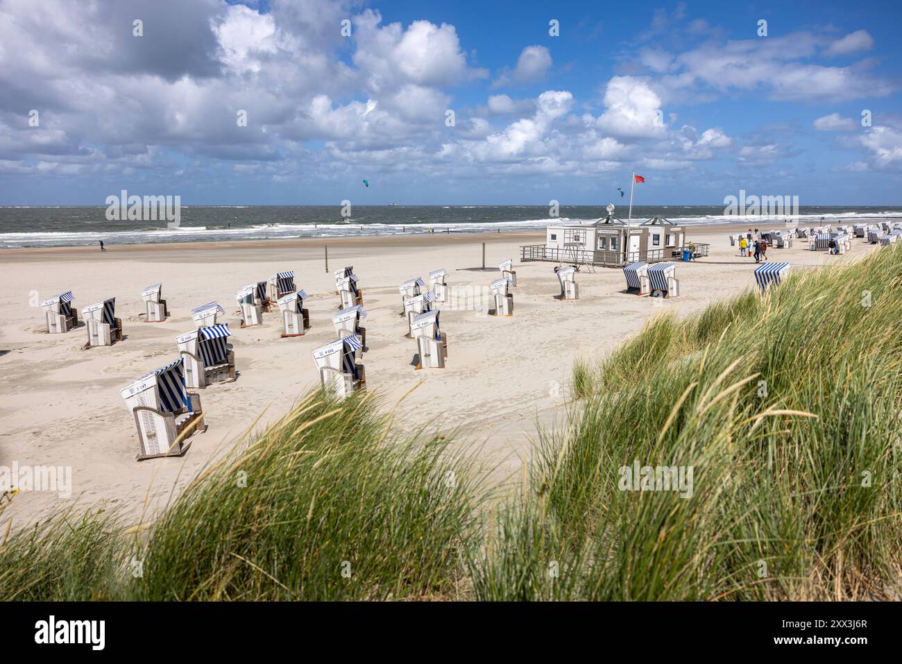 Norderney. 04 JUL 2024. Wind und Wolken am Nordstrand von Norderney ...