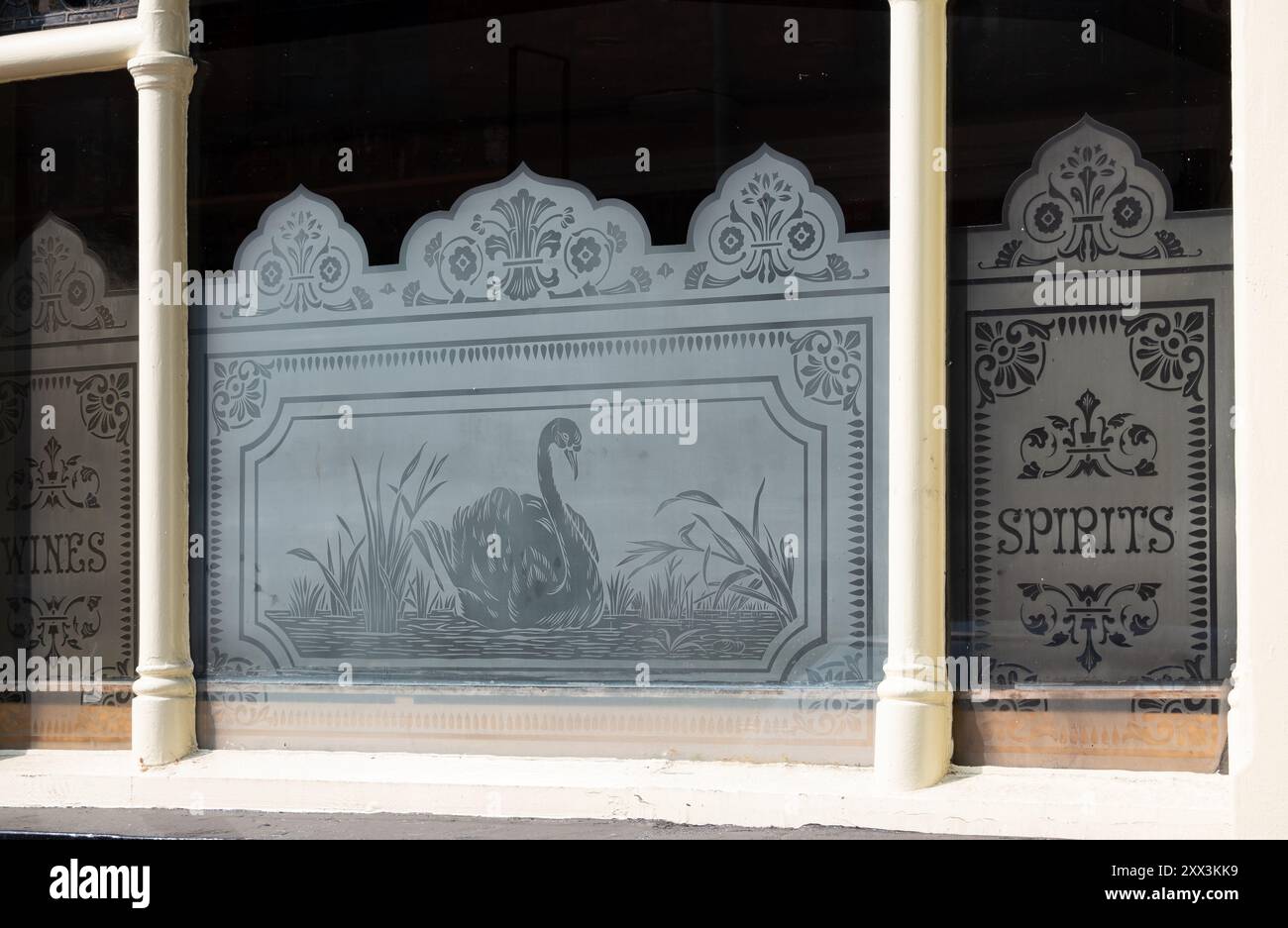 Pub glass window hi-res stock photography and images - Alamy